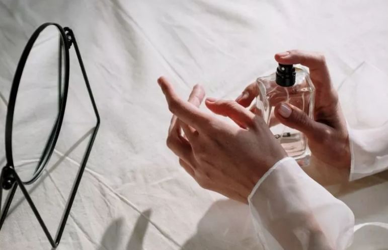 14 LOCAL PERFUME BRANDS FOR MEN & WOMEN IN PAKISTAN - Fashion ...