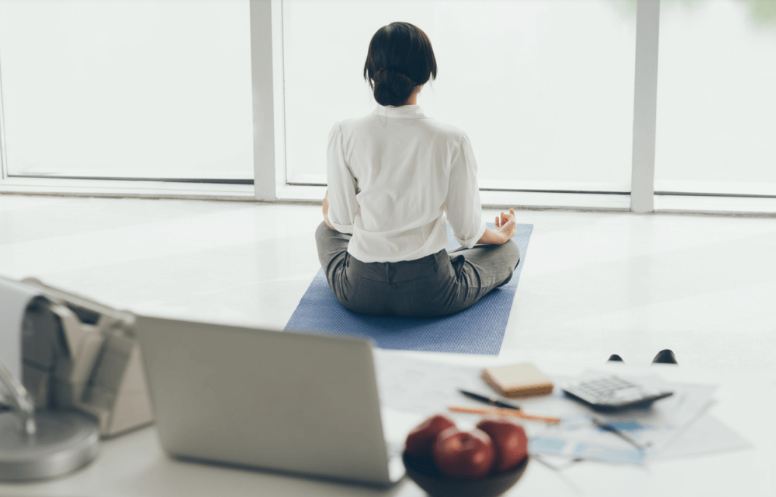 8 EASY MEDITATION TECHNIQUES TO PRACTICE AT WORK - Fashion & Lifestyle ...